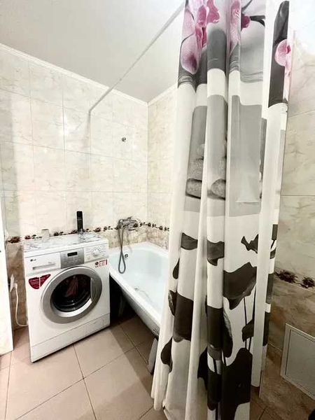 Юнусабадский •  Ц-5 (Киет) • 2-комн • 65 м² • этаж 2/6 • [MGA: 206]
