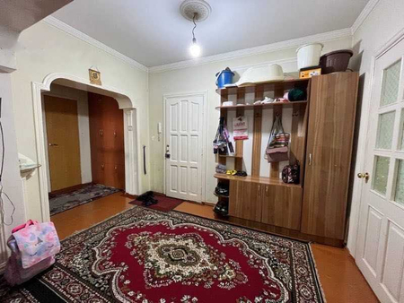 Срочно Продаю квартиру на Шахристанской 3 ком перед в 4 ком. 7/9