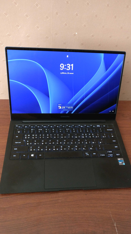 Продам Samsung Electronics Galaxy Book Pro NT935XDB-K58AB LTE