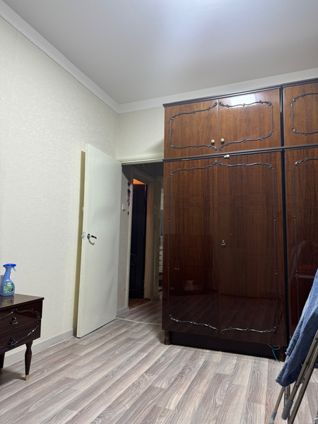 Срочно продается квартира 65 кВ, 2/4/9 в Сергели 7.