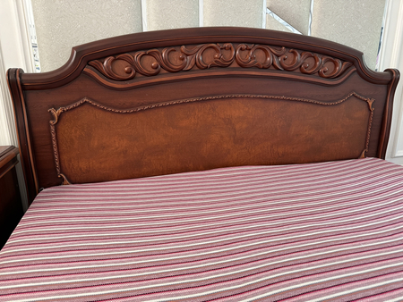 Divan mebel spalniy garnitur dubayskiy matras ortapedicheskiy