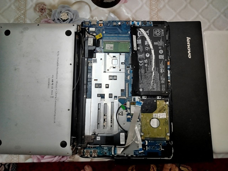 Ноутбуки на запчасти 4 штук