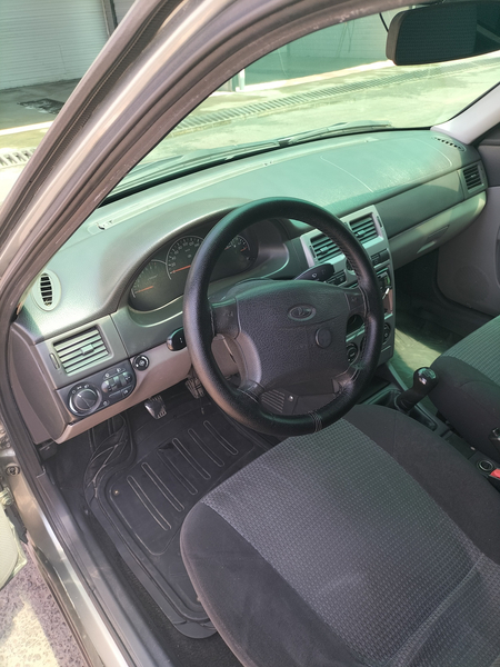 Lada Priora sedan 4 pokoleniya yevro metan gaz