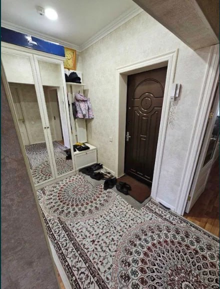 Продаётся 2/3/9 на Осиё отдельный вход не торец