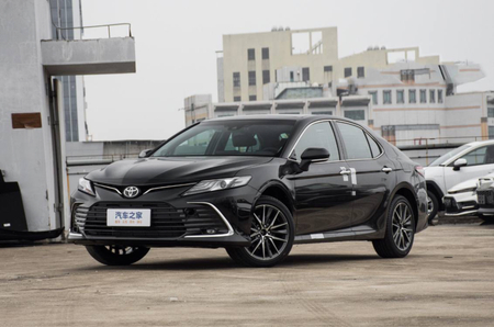 Toyota Camry 2.5Q Ultimate (2023)