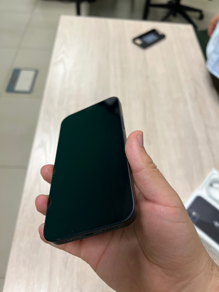 iPhone 12. Чёрный, 64GB