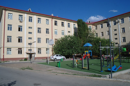 55/24-санлы уй Базар Саат бетте 4 этажда 3 ханалы 74 кв.м ийе болган у
