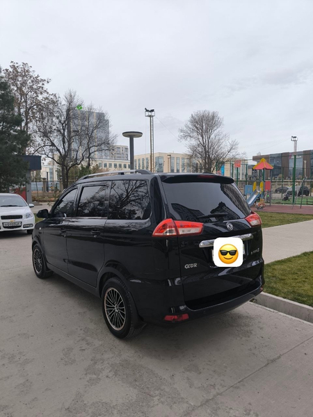Dongfeng glory  salondan chiqan