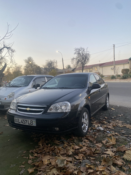 Lacetti sotiladi 2011