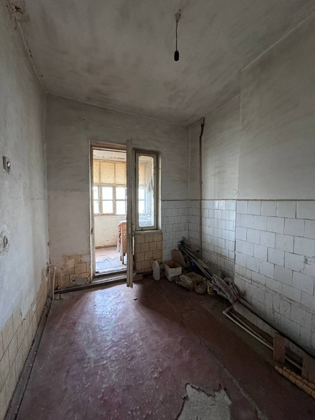 2 xonali 4-qavat 4 qavatli  ponelniy dom 65m²
Manzil:6-mkr. Alpamish
N