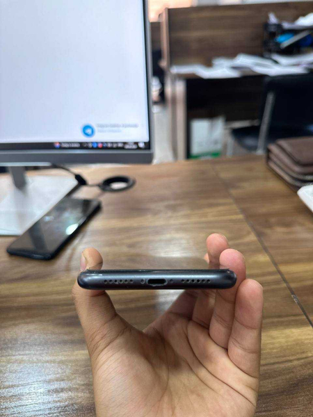 iphone 11 Сотилади