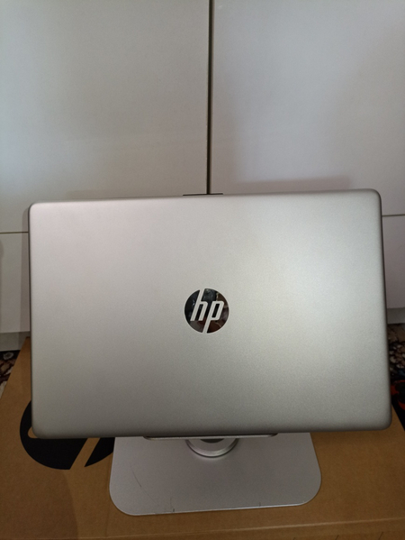 HP Laptop 5004  i3-1215U  SSD 256 DDR-4 GB 15.6 HD LED