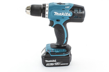 Аккумуляторная безударная дрель-шуруповерт Makita DDF453RFE