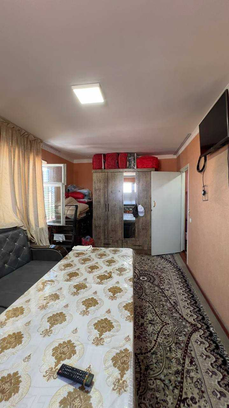 1 xonali kvartira sotiladi. e'lon id:254889