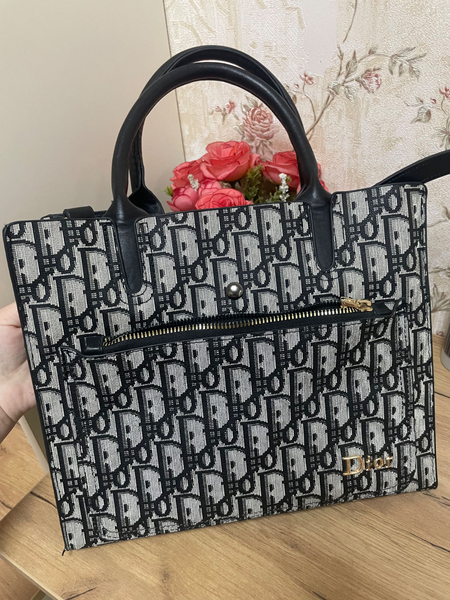 Новая сумка Christian Dior