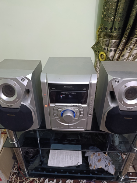 Panasonic muzikalniy sentr disk radio kaseta Aux da ishledi