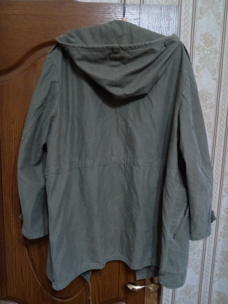 Продам куртку и плащ.