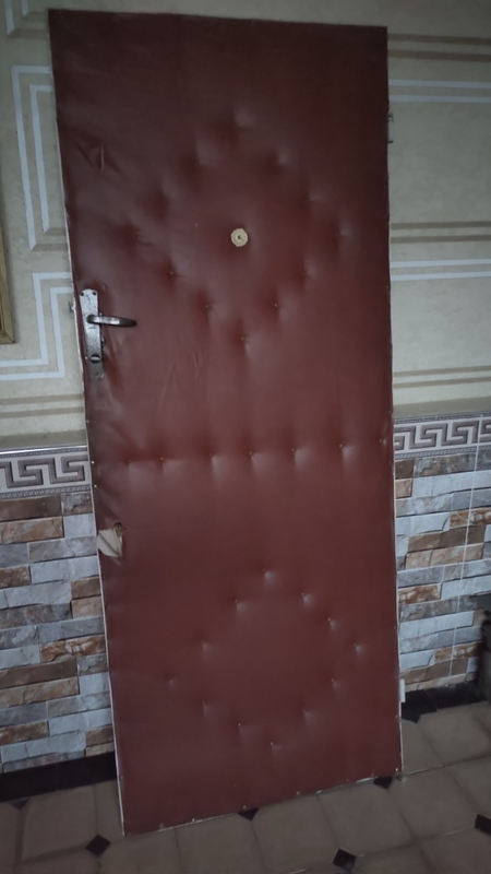 Эшик тахта мдф яхши холатда