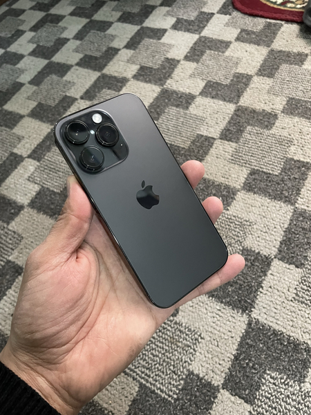 Срочно iPhone 14 Pro 128 гигабайта отличном состаяниее