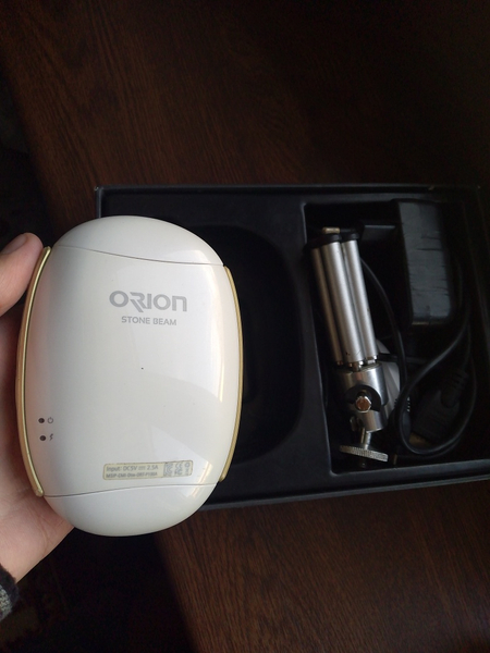 Proyektor ORION.