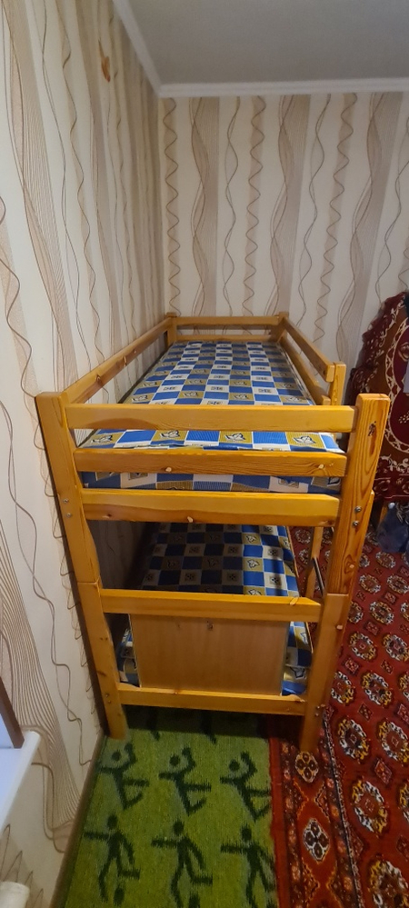 Двух яросны кроват (диван) сотилади