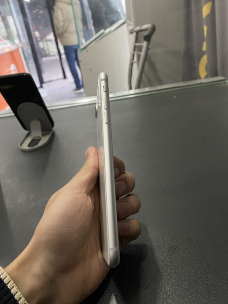 Iphone 8 plus naqdga