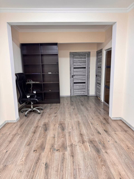 Срочно Продаётся 1-Линия. Улица Шампанская Ор: Жигули бар. 100м²