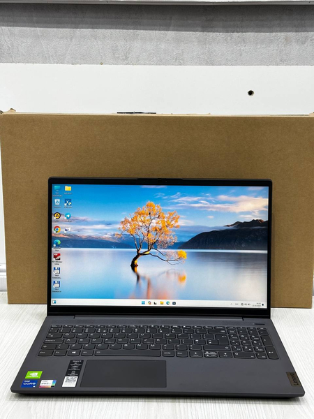 Arzon narxda VIDEO KARTALI, holati yangi Lenovo noutbuki