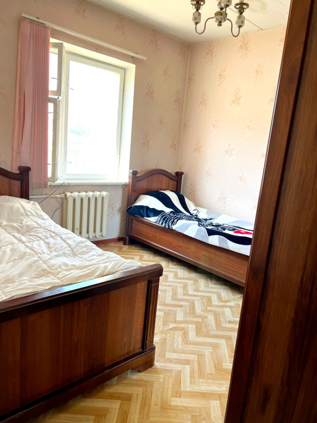 Продам 2х комнатную квартиру 77 серии на втором этаже