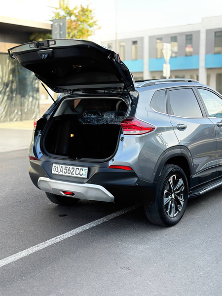 Tracker 2 preymier avtomat ful