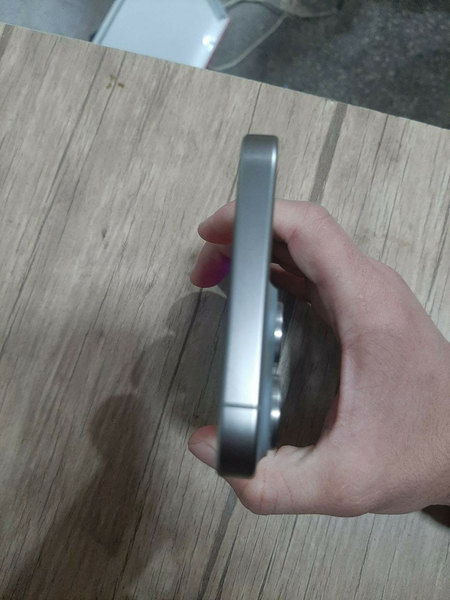 Iphone 15 Pro Max 256Gb sotiladi