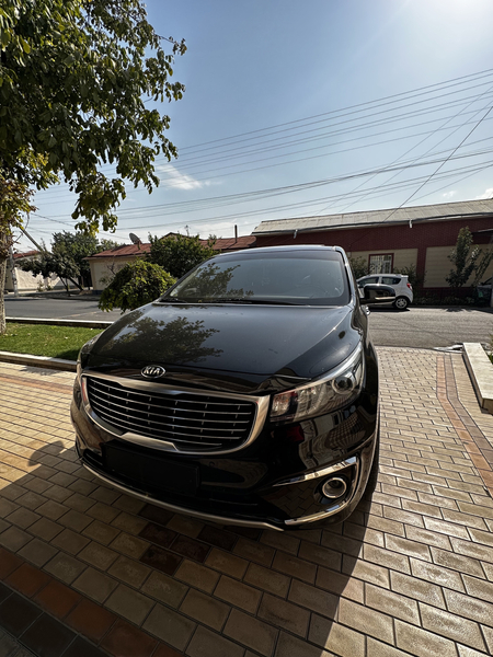 KIA CARNEVAL mashina ochen horoshem sostoyani