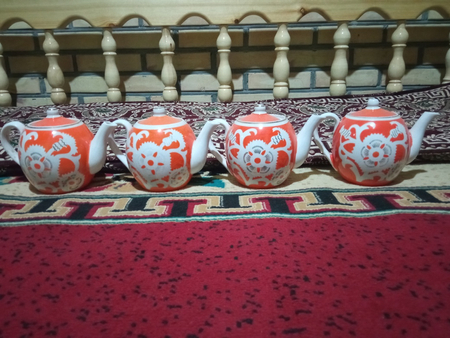 Чойнак сотилади.