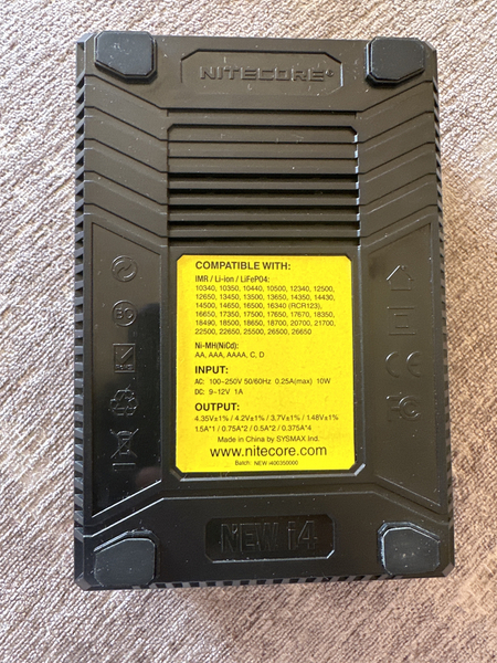 Nitecore зарядка доя литионных батарей