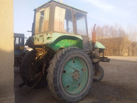 Traktot t80 sotiladi xolati A'lo mator xadovoy zo'r