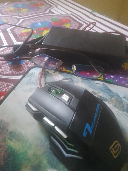 Noutbuk Lenovo y520 sotiladi