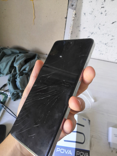 Tecno pova 5 5g.