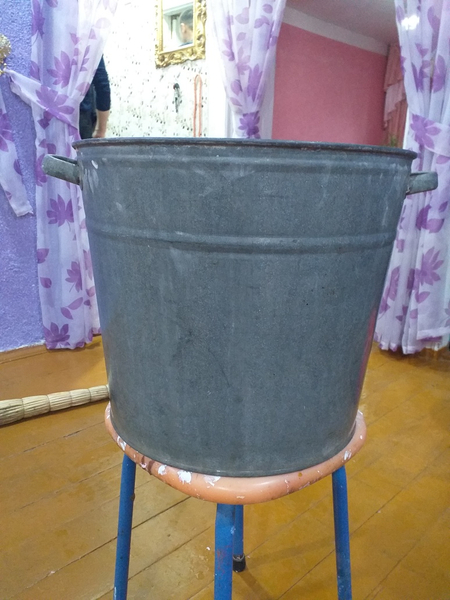 Продается большая кастрюля