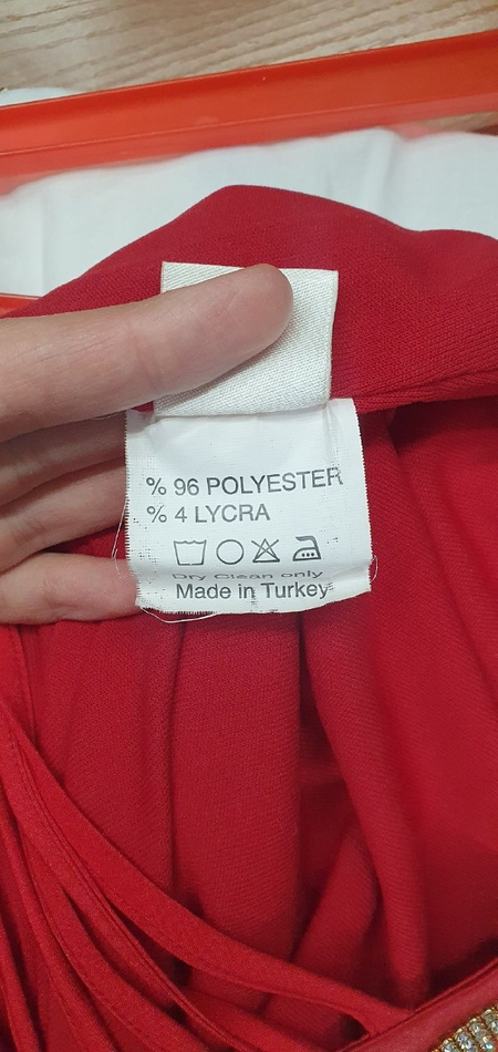 Продам Платья смотрите на фото.