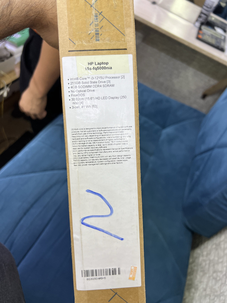 Hp i3 1215U 4/256gb (15.6) yangi sotiladi