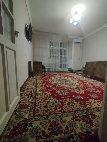 Olmozor tumani  Qorasaroy 3/4/9/  80m2