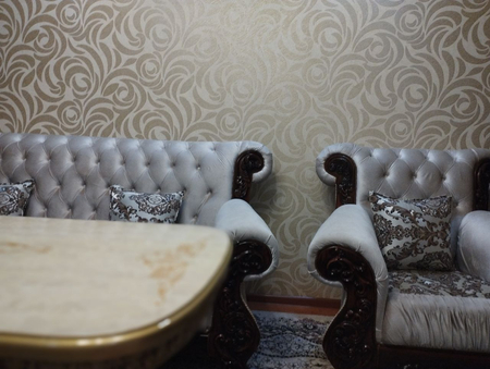 Divan bilan stol