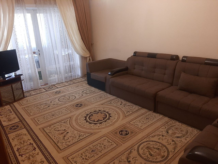 Своя квартира Кора камиш 1/4 вдоль дороги 3/1/4 кирпичный дом 77 серия