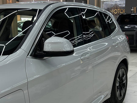 BMW IX3 RESTYLING (интерьер бордовый)

> Yili : 2023
> Elektromotor qu