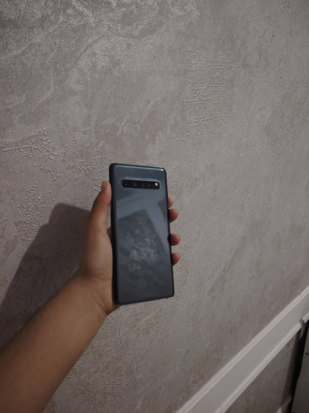 Продам Samsung s10 5g