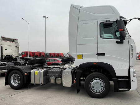 Седельный тягач Howo-T7H 480 4x2 Дизель Фура в наличии Ориент Озод