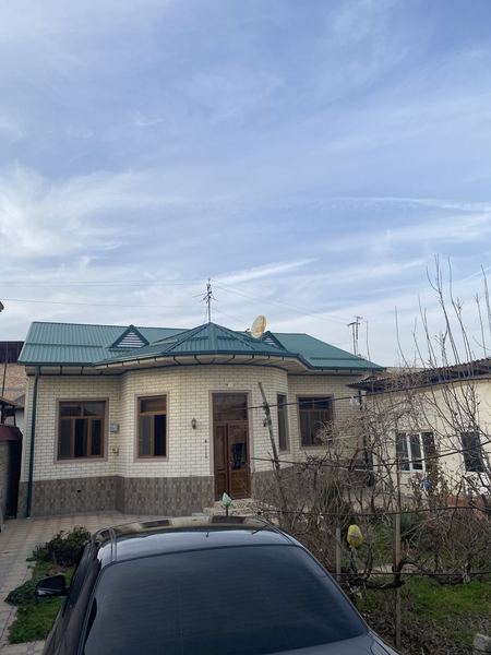 Uy sotiladi!!! Tez va arzon sotiladi