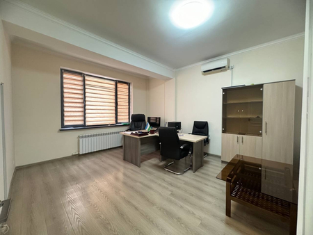 Продаётся офис 110м2 улица Бабура  / ЖК- Аэропорт хаус