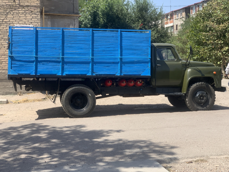Gaz 53 12 bortli sotiladi