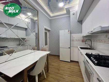 Продается 2-х комнатная на ЖК Parisien. SA18